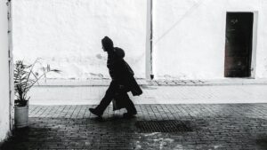 Observational Filmmaking: Capturing Reality Through Minimal Intervention